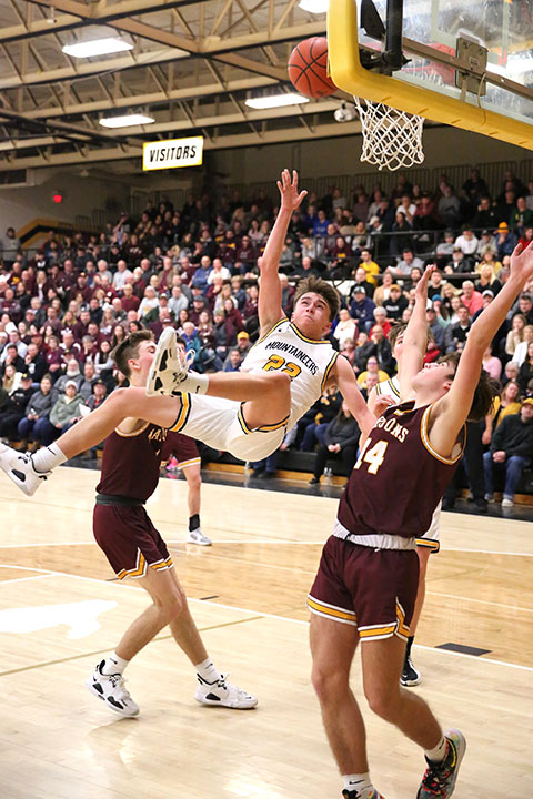 IM falls to Menominee | News, Sports, Jobs - The Daily News